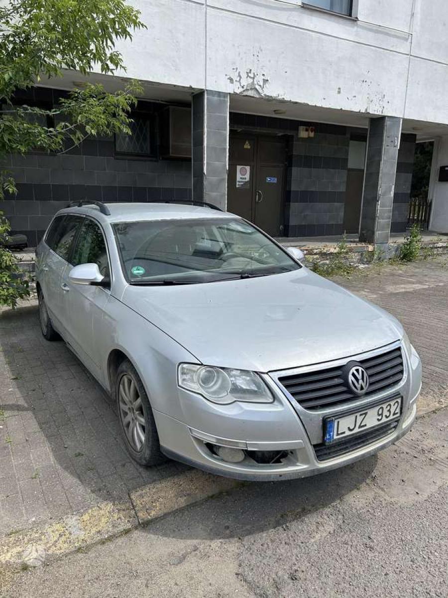 Pelēks Volkswagen Passat 2007 Viļņa, ar dzinēja tilpumu 1.97 L un nobraukumu 300 tūkst. km par 650 €, foto 3 vietnē AUTOMOTO.COM.LV