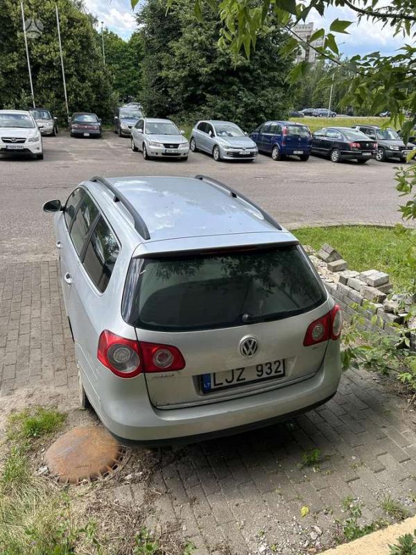 Grey Volkswagen Passat 2007 in Vilnius, with an engine capacity of 1.97 L and mileage of 300 thousand km for 650 €, photo 3 on AUTOMOTO.COM.LV