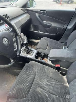 Pelēks Volkswagen Passat 2007 Viļņa, ar dzinēja tilpumu 1.97 L un nobraukumu 300 tūkst. km par 650 €, foto 6 vietnē AUTOMOTO.COM.LV