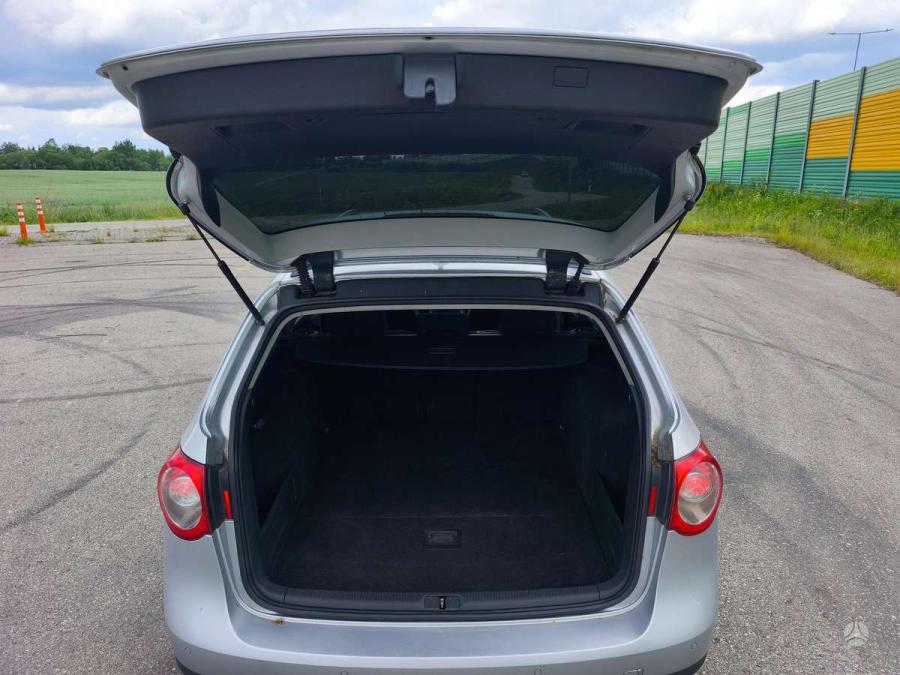 Pelēks Volkswagen Passat 2007 Kauņa, ar dzinēja tilpumu 1.97 L un nobraukumu 397 tūkst. km par 1250 €, foto 10 vietnē AUTOMOTO.COM.LV