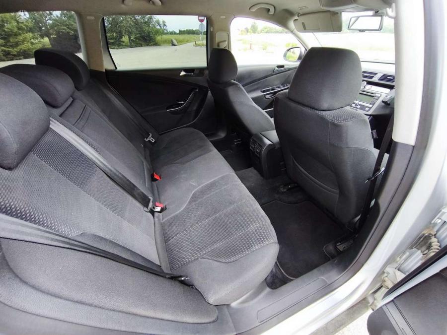 Pelēks Volkswagen Passat 2007 Kauņa, ar dzinēja tilpumu 1.97 L un nobraukumu 397 tūkst. km par 1250 €, foto 19 vietnē AUTOMOTO.COM.LV