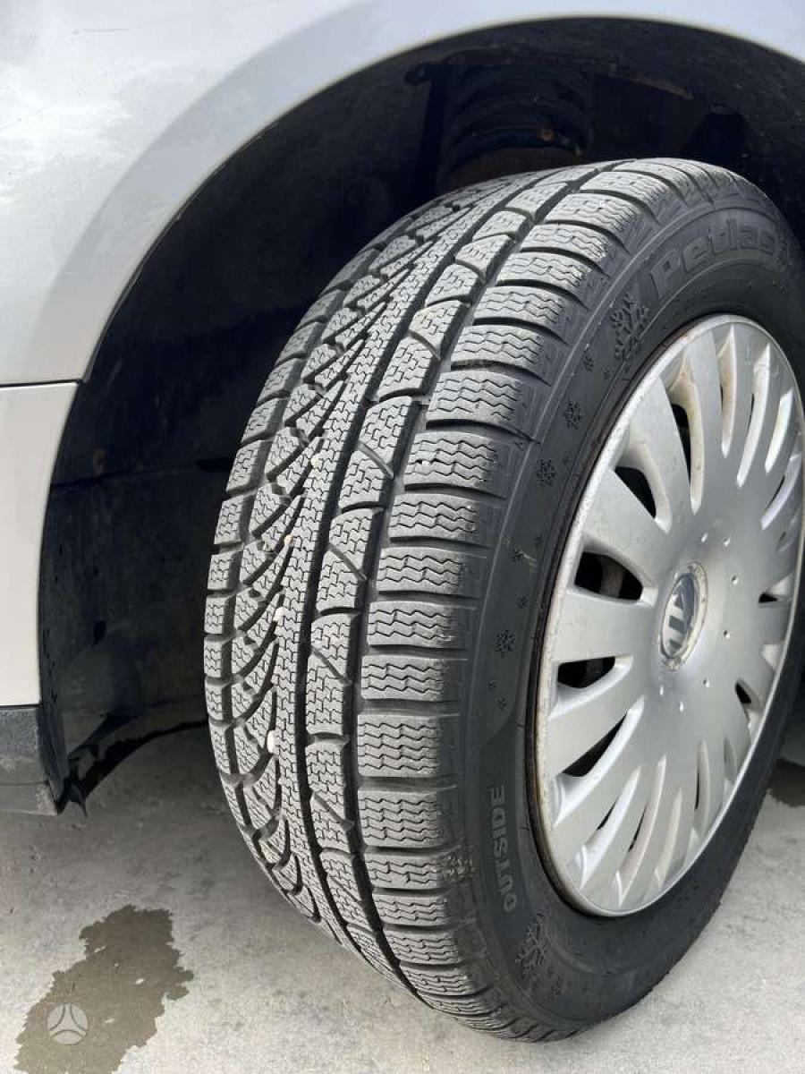 Pelēks Volkswagen Passat 2007 Viļņa, ar dzinēja tilpumu 2.00 L un nobraukumu 340 tūkst. km par 1490 €, foto 9 vietnē AUTOMOTO.COM.LV