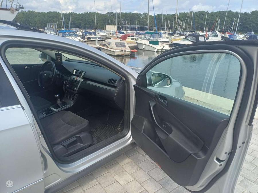 Grey Volkswagen Passat 2007 in Kaunas, with an engine capacity of 1.97 L and mileage of 367 thousand km for 2599 €, photo 8 on AUTOMOTO.COM.LV