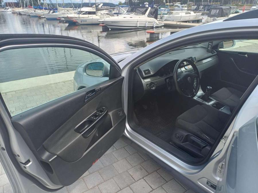Grey Volkswagen Passat 2007 in Kaunas, with an engine capacity of 1.97 L and mileage of 367 thousand km for 2599 €, photo 9 on AUTOMOTO.COM.LV