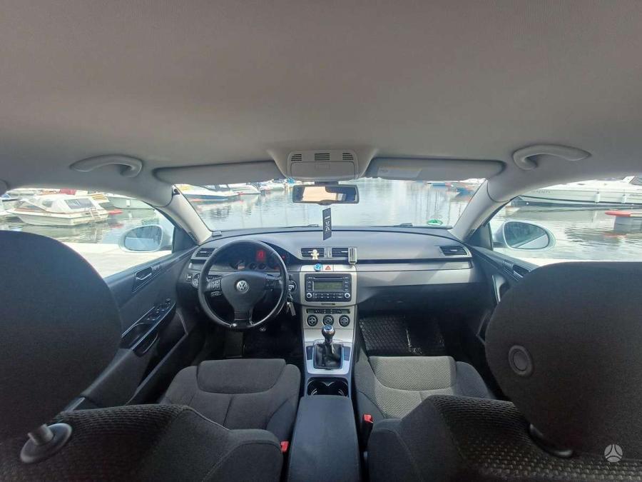 Grey Volkswagen Passat 2007 in Kaunas, with an engine capacity of 1.97 L and mileage of 367 thousand km for 2599 €, photo 15 on AUTOMOTO.COM.LV