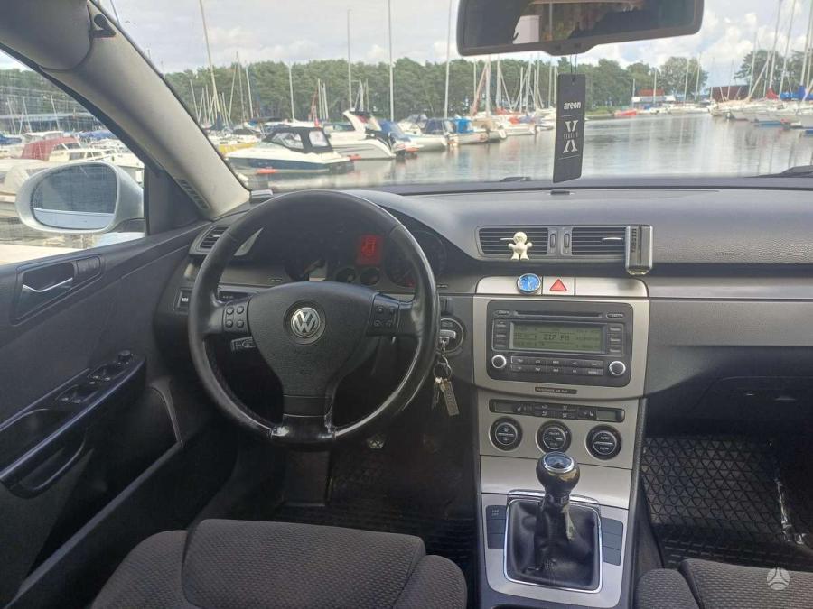 Grey Volkswagen Passat 2007 in Kaunas, with an engine capacity of 1.97 L and mileage of 367 thousand km for 2599 €, photo 16 on AUTOMOTO.COM.LV