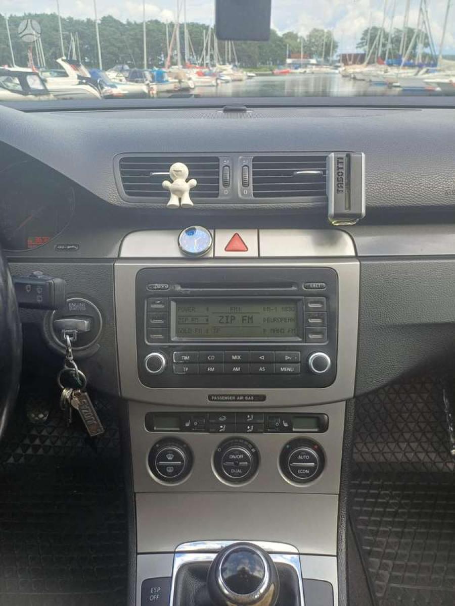 Grey Volkswagen Passat 2007 in Kaunas, with an engine capacity of 1.97 L and mileage of 367 thousand km for 2599 €, photo 17 on AUTOMOTO.COM.LV
