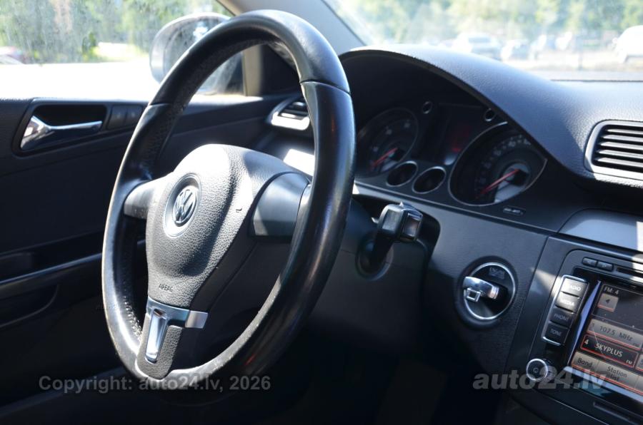 Pelēks Volkswagen Passat 2007 Tallina, ar dzinēja tilpumu 2.00 L un nobraukumu 305 tūkst. km par 2000 €, foto 7 vietnē AUTOMOTO.COM.LV