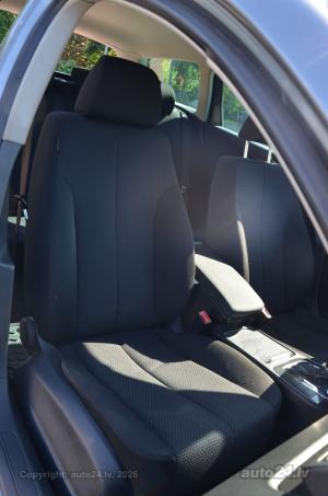 Pelēks Volkswagen Passat 2007 Tallina, ar dzinēja tilpumu 2.00 L un nobraukumu 305 tūkst. km par 2000 €, foto 9 vietnē AUTOMOTO.COM.LV