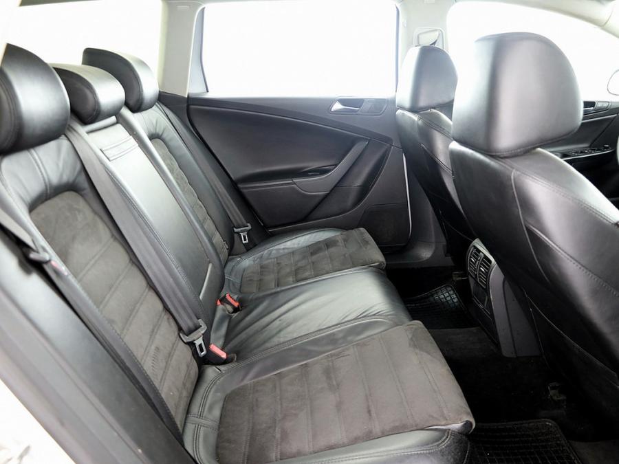 Grey Volkswagen Passat 2007 in Tallinn, with an engine capacity of 2.00 L and mileage of 339 thousand km for 1899 €, photo 15 on AUTOMOTO.COM.LV