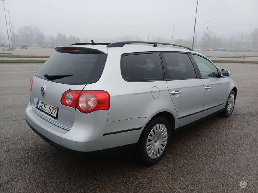 Pelēks Volkswagen Passat 2008 Kauņa, ar dzinēja tilpumu 1.97 L un nobraukumu 236 tūkst. km par 1790 €, foto 4 vietnē AUTOMOTO.COM.LV