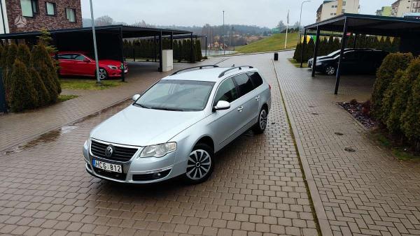 Grey Volkswagen Passat 2008 in Vilnius, with an engine capacity of 1.97 L and mileage of 332 thousand km for 999 €, photo 1 on AUTOMOTO.COM.LV