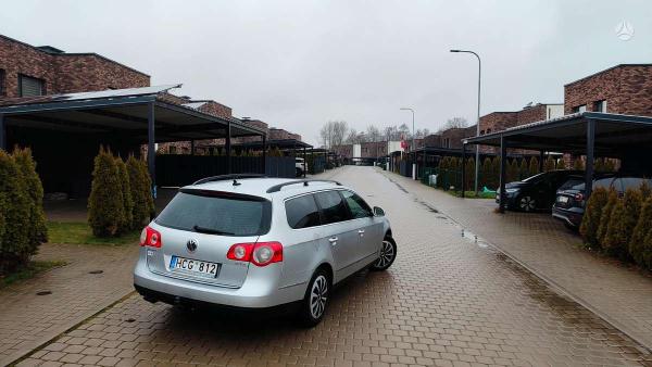 Grey Volkswagen Passat 2008 in Vilnius, with an engine capacity of 1.97 L and mileage of 332 thousand km for 999 €, photo 6 on AUTOMOTO.COM.LV