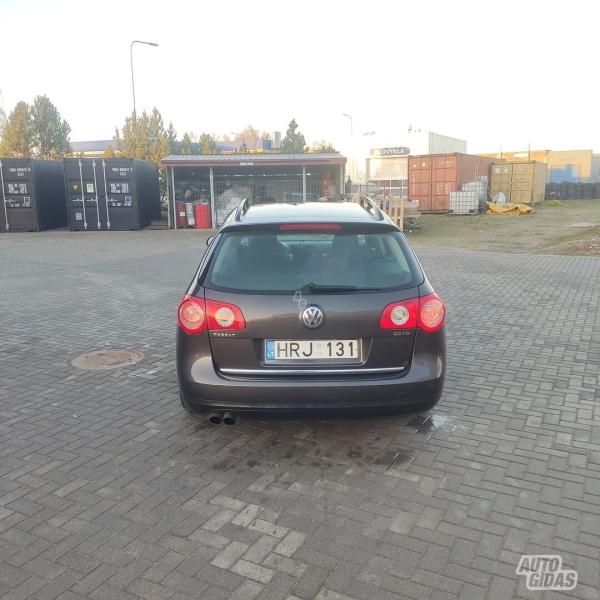 Pelēks Volkswagen Passat 2008 Šilutė, ar dzinēja tilpumu 2.00 L un nobraukumu 330 tūkst. km par 2350 €, foto 4 vietnē AUTOMOTO.COM.LV