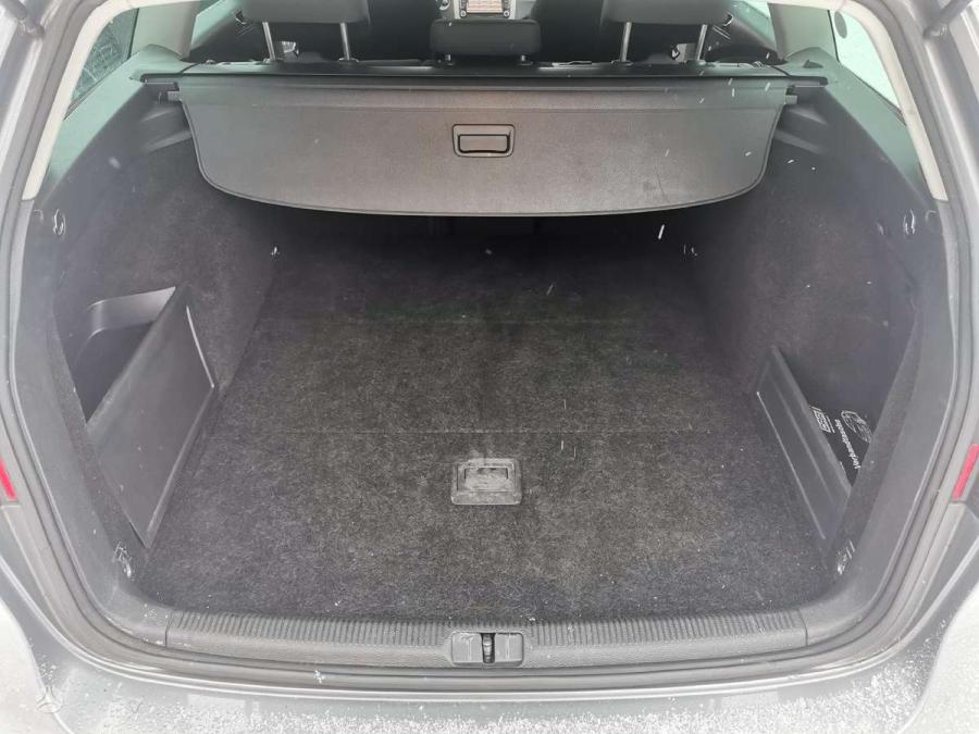 Grey Volkswagen Passat 2008 in Kaunas, with an engine capacity of 1.97 L and mileage of 246 thousand km for 3490 €, photo 32 on AUTOMOTO.COM.LV