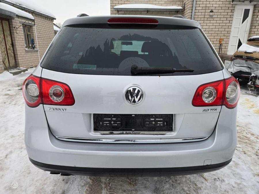 Grey Volkswagen Passat 2008 in Ukmerge, with an engine capacity of 2.00 L and mileage of 290 thousand km for 2750 €, photo 4 on AUTOMOTO.COM.LV
