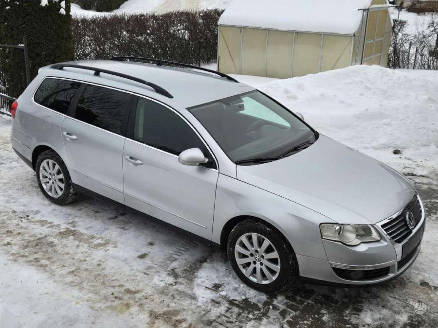 Grey Volkswagen Passat 2008 in Ukmerge, with an engine capacity of 2.00 L and mileage of 290 thousand km for 2750 €, photo 7 on AUTOMOTO.COM.LV