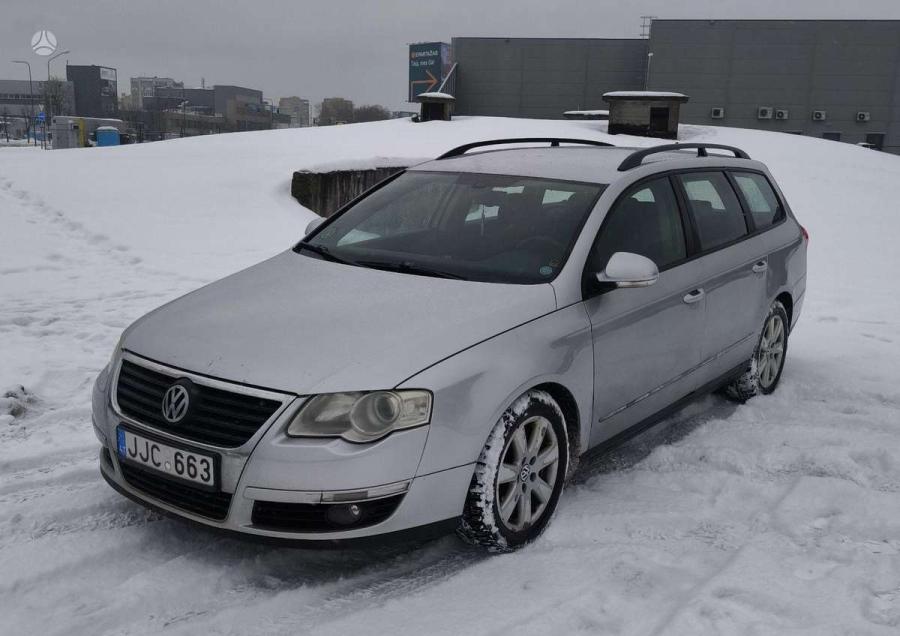 Grey Volkswagen Passat 2008 in Kaunas, with an engine capacity of 1.97 L and mileage of 370 thousand km for 1100 €, photo 2 on AUTOMOTO.COM.LV