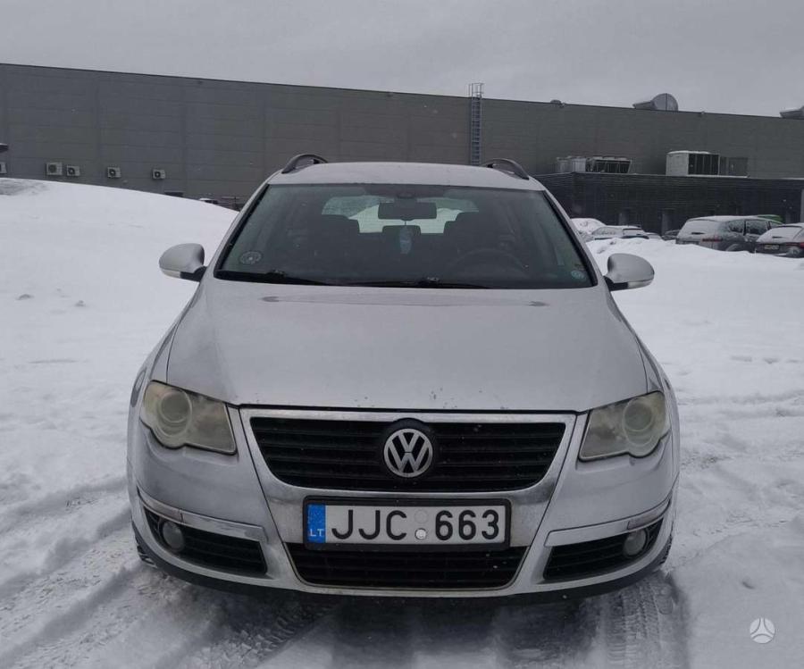 Grey Volkswagen Passat 2008 in Kaunas, with an engine capacity of 1.97 L and mileage of 370 thousand km for 1100 €, photo 3 on AUTOMOTO.COM.LV