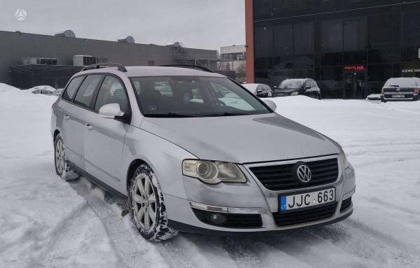Pelēks Volkswagen Passat 2008 Kauņa, ar dzinēja tilpumu 1.97 L un nobraukumu 370 tūkst. km par 1100 €, foto 4 vietnē AUTOMOTO.COM.LV