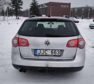 Grey Volkswagen Passat 2008 in Kaunas, with an engine capacity of 1.97 L and mileage of 370 thousand km for 1100 €, photo 8 on AUTOMOTO.COM.LV