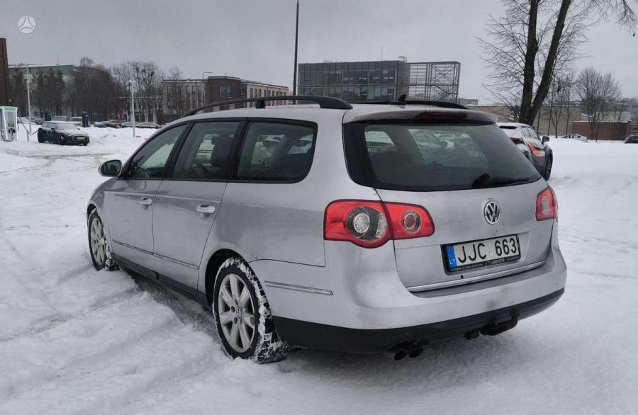 Grey Volkswagen Passat 2008 in Kaunas, with an engine capacity of 1.97 L and mileage of 370 thousand km for 1100 €, photo 10 on AUTOMOTO.COM.LV