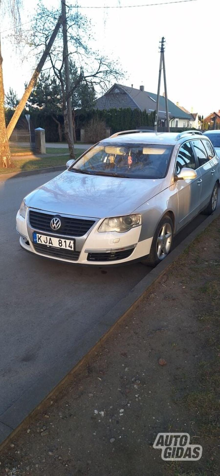 Grey Volkswagen Passat 2008 in Jonava, with an engine capacity of 2.00 L and mileage of 339 thousand km for 950 €, photo 1 on AUTOMOTO.COM.LV