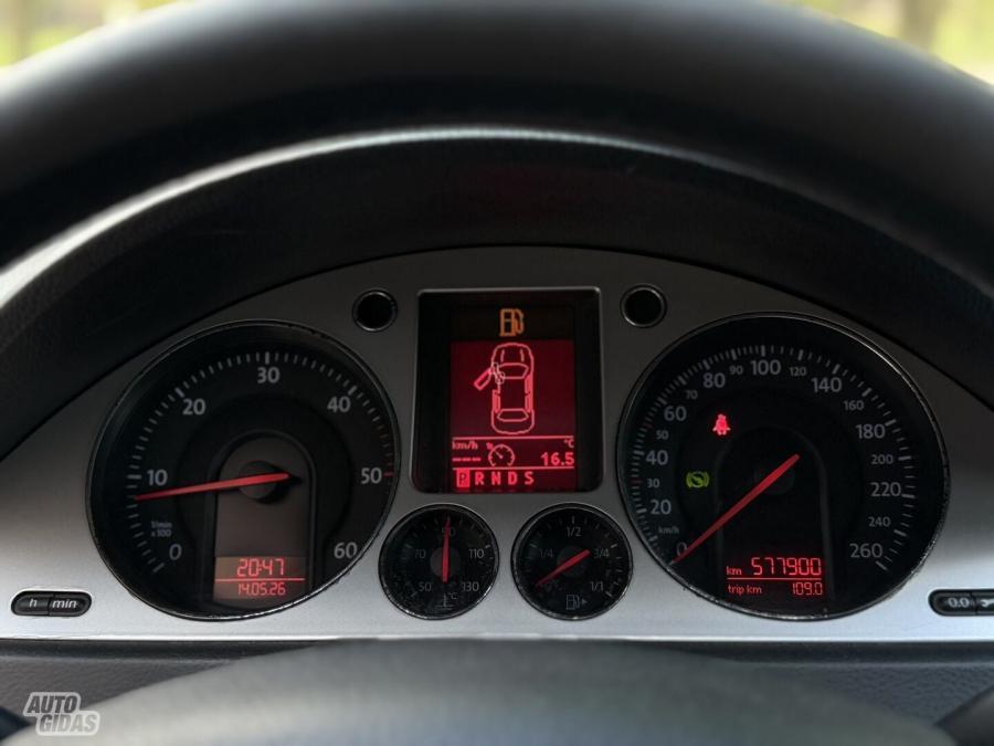 Pelēks Volkswagen Passat 2008 Šauļi, ar dzinēja tilpumu 2.00 L un nobraukumu 570 tūkst. km par 1250 €, foto 18 vietnē AUTOMOTO.COM.LV