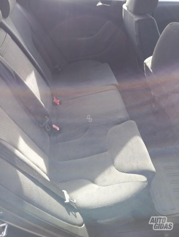 Pelēks Volkswagen Passat 2008 Kazlų Rūda, ar dzinēja tilpumu 2.00 L un nobraukumu 326 tūkst. km par 1750 €, foto 7 vietnē AUTOMOTO.COM.LV