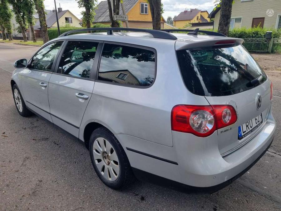 Grey Volkswagen Passat 2008 in Alytus, with an engine capacity of 2.00 L and mileage of 334 thousand km for 870 €, photo 5 on AUTOMOTO.COM.LV