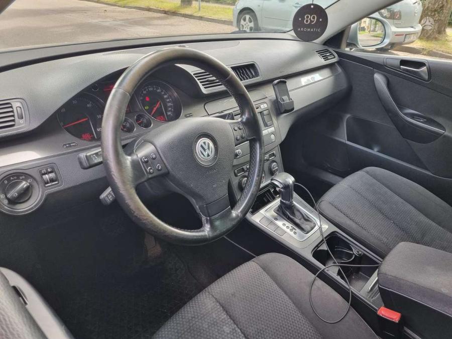 Grey Volkswagen Passat 2008 in Alytus, with an engine capacity of 2.00 L and mileage of 334 thousand km for 870 €, photo 8 on AUTOMOTO.COM.LV