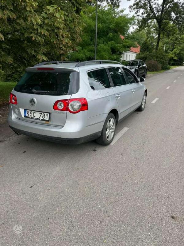 Volkswagen Passat 2008 in Kaunas on AUTOMOTO.COM.LV Grey Volkswagen Passat 2008 in Kaunas, with an engine capacity of 1.97 L and mileage of 330 thousand km for 1250 €, photo 5 on AUTOMOTO.COM.LV