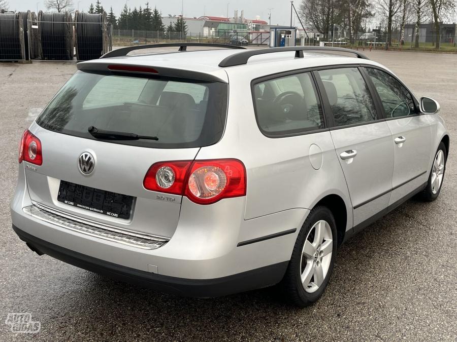 Pelēks Volkswagen Passat 2009 Marijampole, ar dzinēja tilpumu 2.00 L un nobraukumu 241 tūkst. km par 2950 €, foto 5 vietnē AUTOMOTO.COM.LV