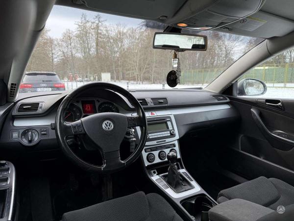 Pelēks Volkswagen Passat 2009 Viļņa, ar dzinēja tilpumu 2.00 L un nobraukumu 297 tūkst. km par 2500 €, foto 6 vietnē AUTOMOTO.COM.LV