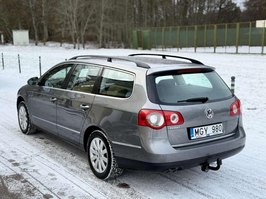 Pelēks Volkswagen Passat 2009 Viļņa, ar dzinēja tilpumu 1.90 L un nobraukumu 289 tūkst. km par 2500 €, foto 4 vietnē AUTOMOTO.COM.LV