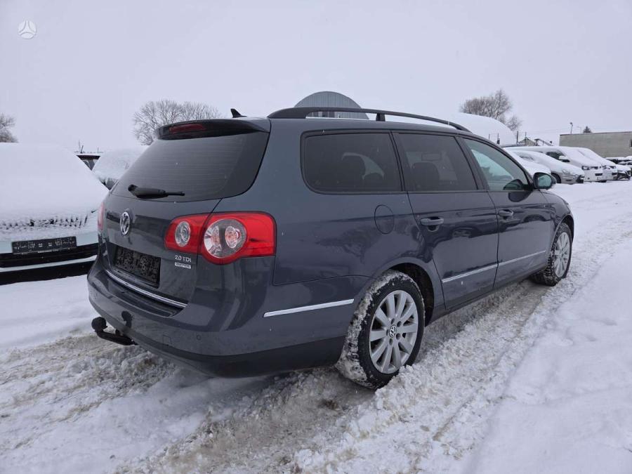 Серый Фольксваген Пассат 2009 в Мариямполе, объемом двигателя 1.97 л и пробегом 274 тыс. км за 3399 €, фото 5 на AUTOMOTO.COM.LV