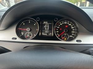Grey Volkswagen Passat 2009 in Sakiai, with an engine capacity of 2.00 L and mileage of 346 thousand km for 2150 €, photo 10 on AUTOMOTO.COM.LV