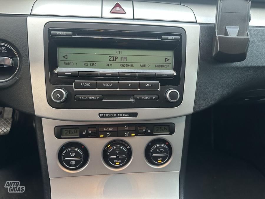 Grey Volkswagen Passat 2009 in Sakiai, with an engine capacity of 2.00 L and mileage of 346 thousand km for 2150 €, photo 11 on AUTOMOTO.COM.LV