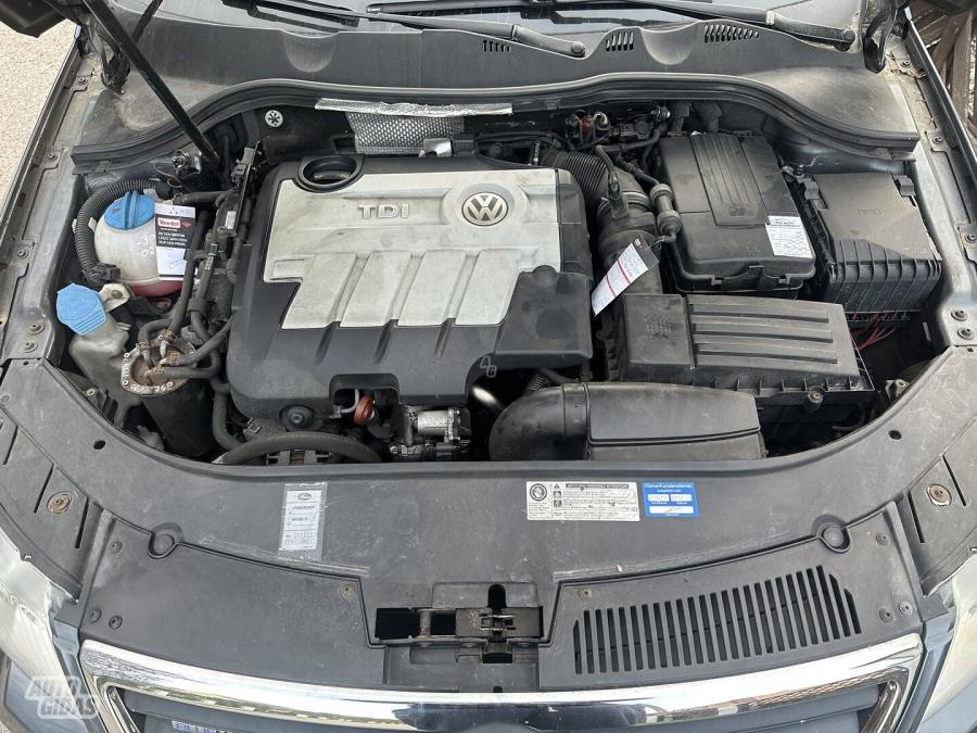 Grey Volkswagen Passat 2009 in Sakiai, with an engine capacity of 2.00 L and mileage of 346 thousand km for 2150 €, photo 12 on AUTOMOTO.COM.LV