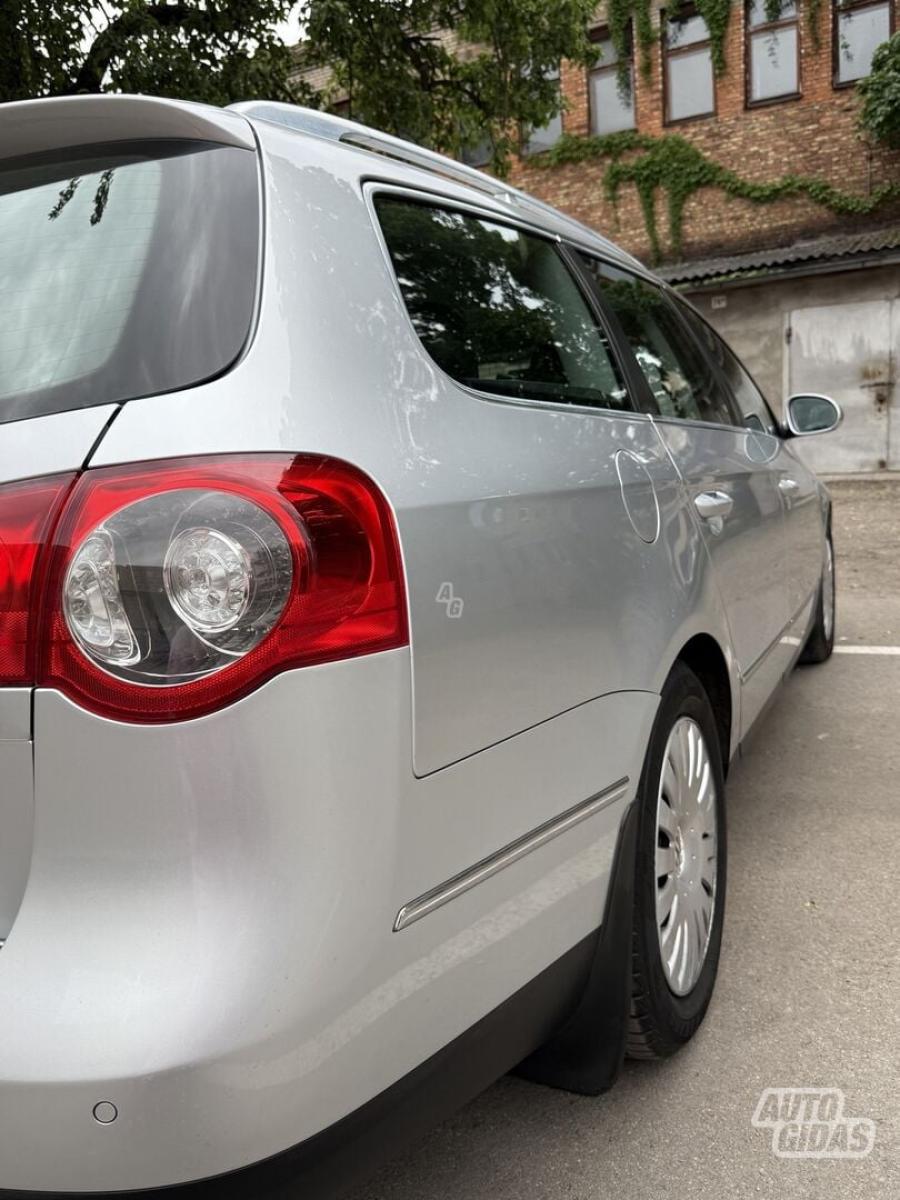 Grey Volkswagen Passat 2009 in Kaunas, with an engine capacity of 2.00 L and mileage of 180 thousand km for 3950 €, photo 9 on AUTOMOTO.COM.LV