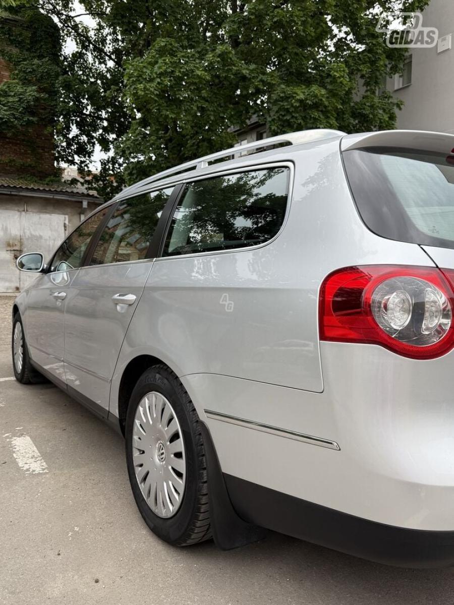 Grey Volkswagen Passat 2009 in Kaunas, with an engine capacity of 2.00 L and mileage of 180 thousand km for 3950 €, photo 10 on AUTOMOTO.COM.LV