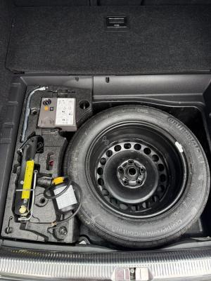 Grey Volkswagen Passat 2009 in Kaunas, with an engine capacity of 2.00 L and mileage of 180 thousand km for 3950 €, photo 33 on AUTOMOTO.COM.LV