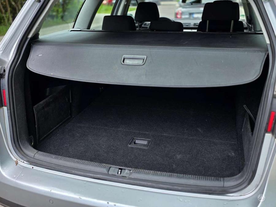 Pelēks Volkswagen Passat 2009 Viļņa, ar dzinēja tilpumu 1.97 L un nobraukumu 301 tūkst. km par 1900 €, foto 14 vietnē AUTOMOTO.COM.LV