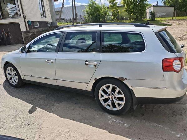 Grey Volkswagen Passat 2009 in Raseiniai, with an engine capacity of 1.97 L and mileage of 390 thousand km for 1400 €, photo 4 on AUTOMOTO.COM.LV