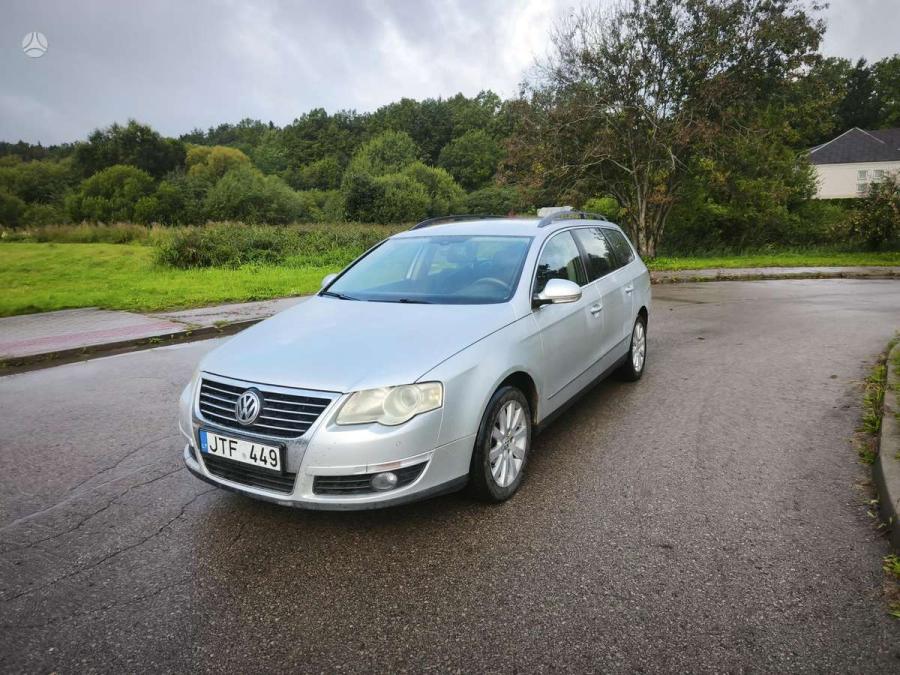 Grey Volkswagen Passat 2009 in Telschi, with an engine capacity of 1.97 L and mileage of 398 thousand km for 1350 €, photo 1 on AUTOMOTO.COM.LV