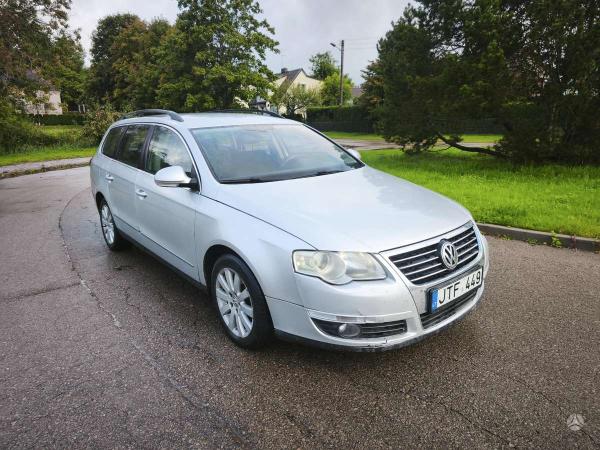 Volkswagen Passat 2009 in Telschi on AUTOMOTO.COM.LV Grey Volkswagen Passat 2009 in Telschi, with an engine capacity of 1.97 L and mileage of 398 thousand km for 1350 €, photo 3 on AUTOMOTO.COM.LV