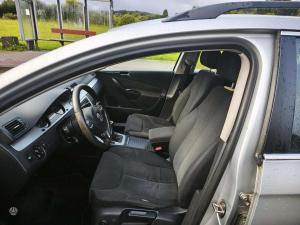 Grey Volkswagen Passat 2009 in Telschi, with an engine capacity of 1.97 L and mileage of 398 thousand km for 1350 €, photo 8 on AUTOMOTO.COM.LV