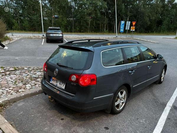 Grey Volkswagen Passat 2009 in Siauliai, with an engine capacity of 1.97 L and mileage of 343 thousand km for 2500 €, photo 3 on AUTOMOTO.COM.LV