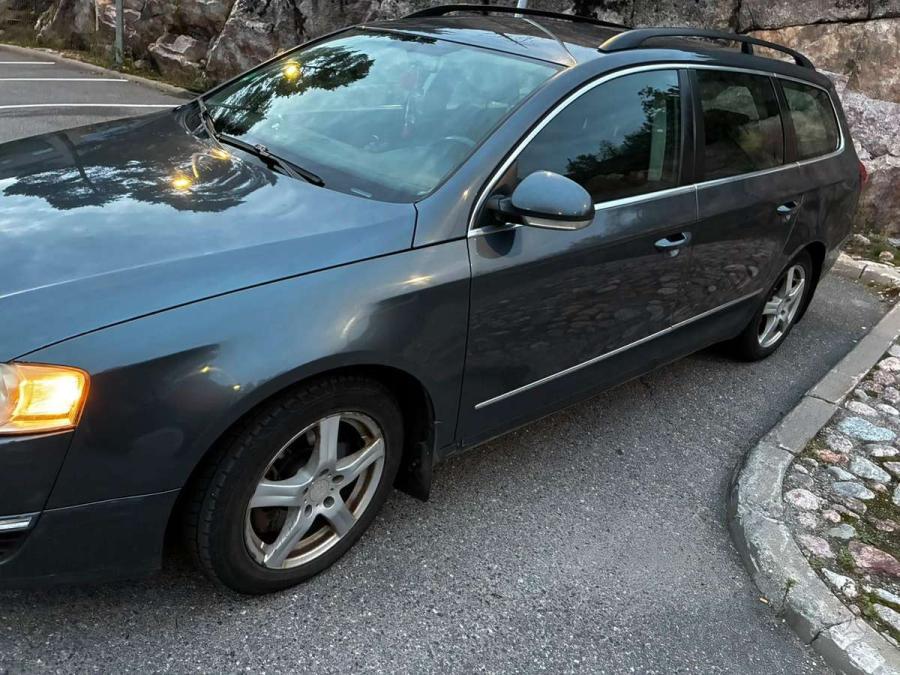 Grey Volkswagen Passat 2009 in Siauliai, with an engine capacity of 1.97 L and mileage of 343 thousand km for 2500 €, photo 18 on AUTOMOTO.COM.LV