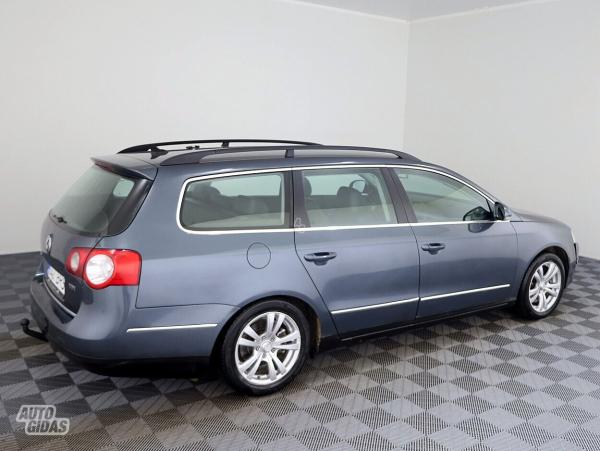 Grey Volkswagen Passat 2010 in Tallinn, with an engine capacity of 2.00 L and mileage of 288 thousand km for 1299 €, photo 3 on AUTOMOTO.COM.LV